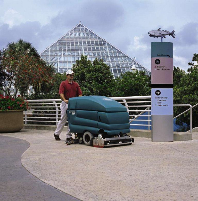 Tennant 5700 Industrial Scrubber - PowerVac