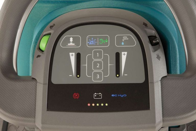 Tennant T300 Scrubber - PowerVac