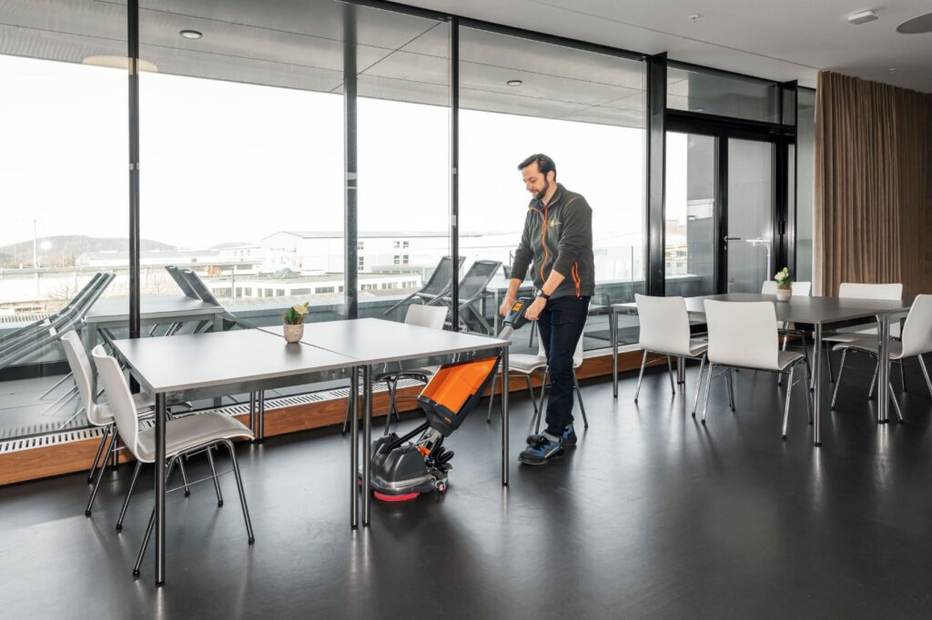 Taski Swingo 250 Micro Scrubber - PowerVac